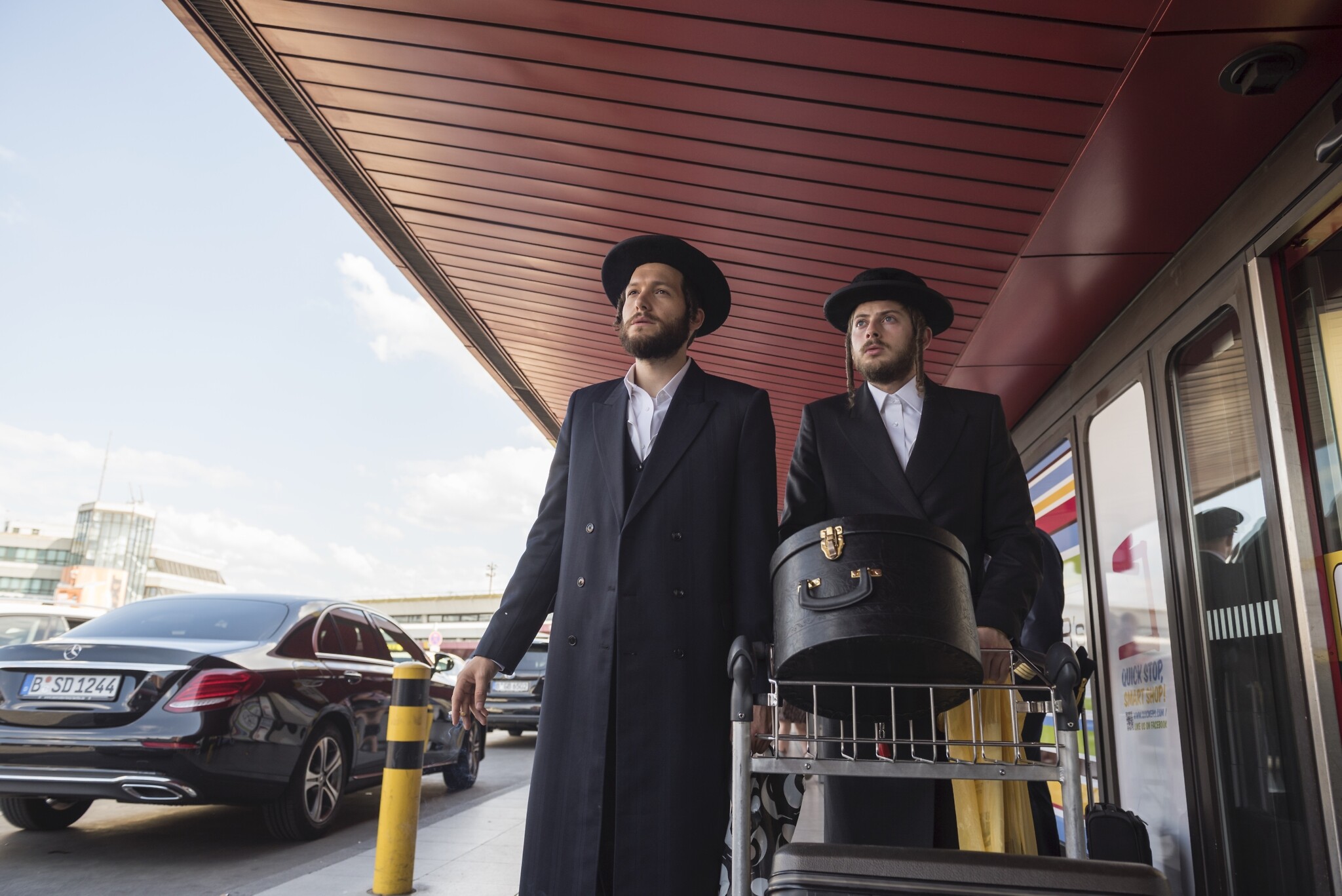 Young NY Hasidic woman reboots life in secular Berlin in Netflix's ...