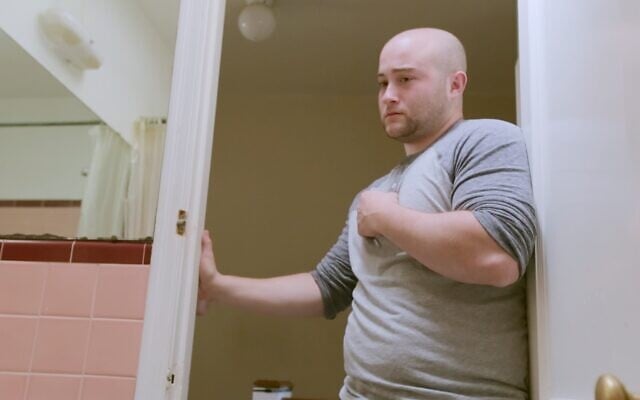 In 'Rewind,' abused nephew revisits home movies to cauterize cantor's ...