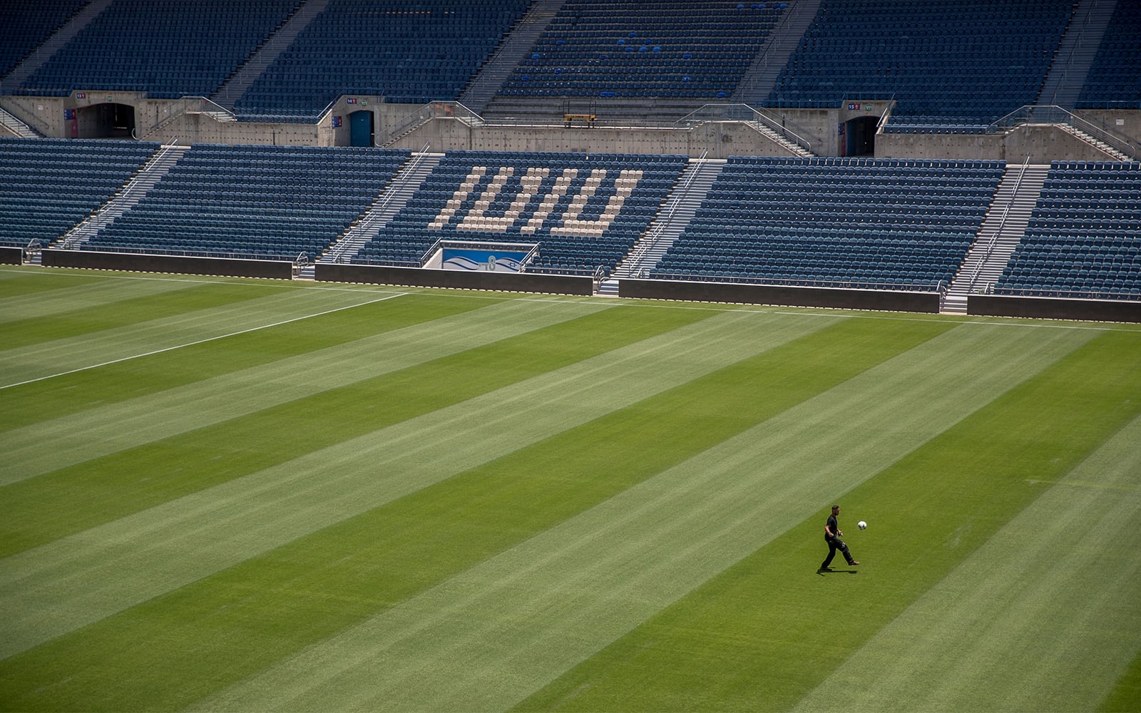 Israel men's soccer set to resume Saturday in empty, sanitized stadiums ...
