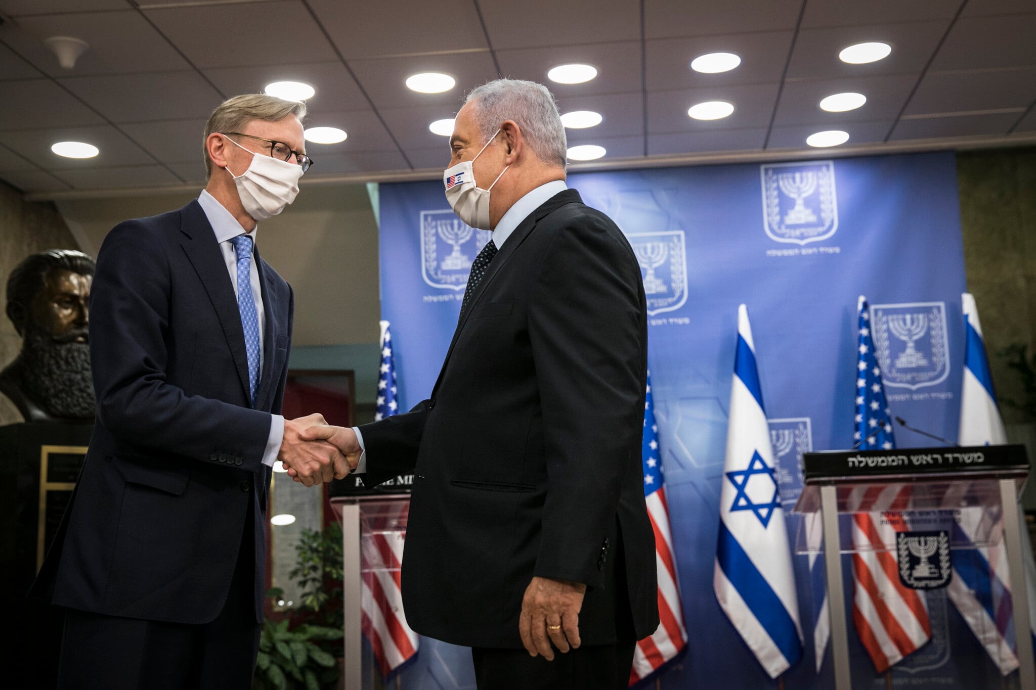 Netanyahu shakes hands with US official, violating virus rules | The ...