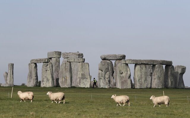 Mystery solved: Scientists trace source of England's Stonehenge ...
