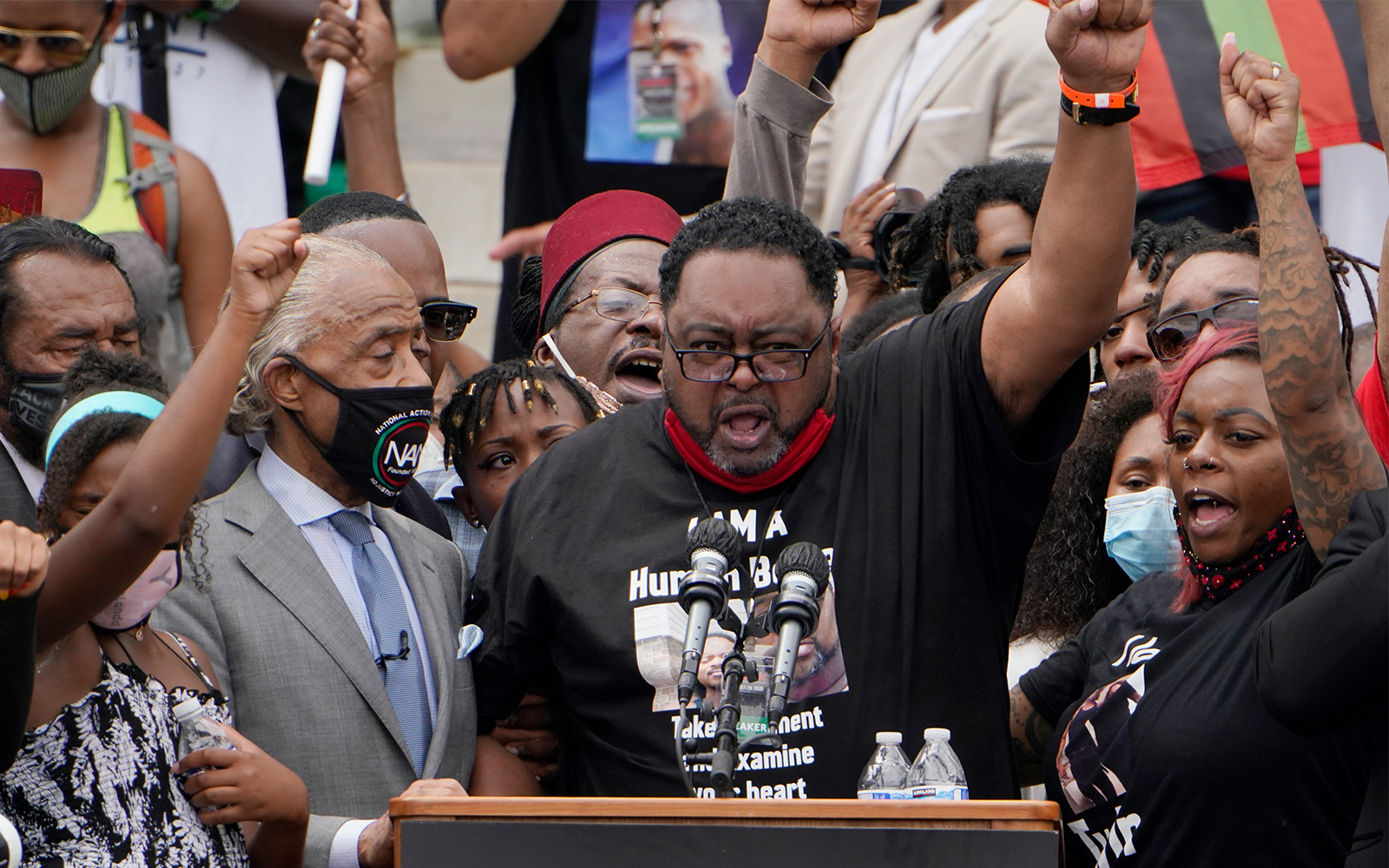 Police remove handcuffs that shackled paralyzed Jacob Blake to hospital ...