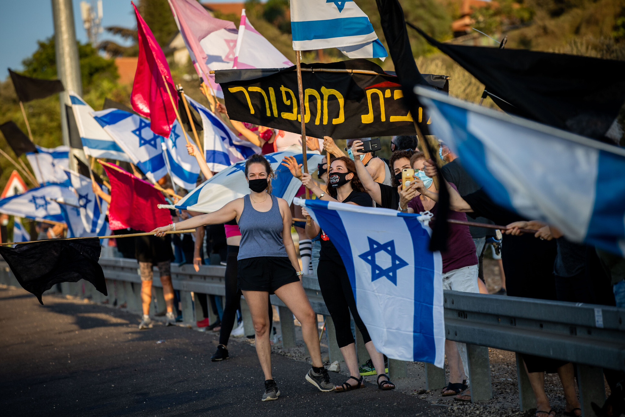 5 arrests, some clashes as thousands protest against Netanyahu | The ...