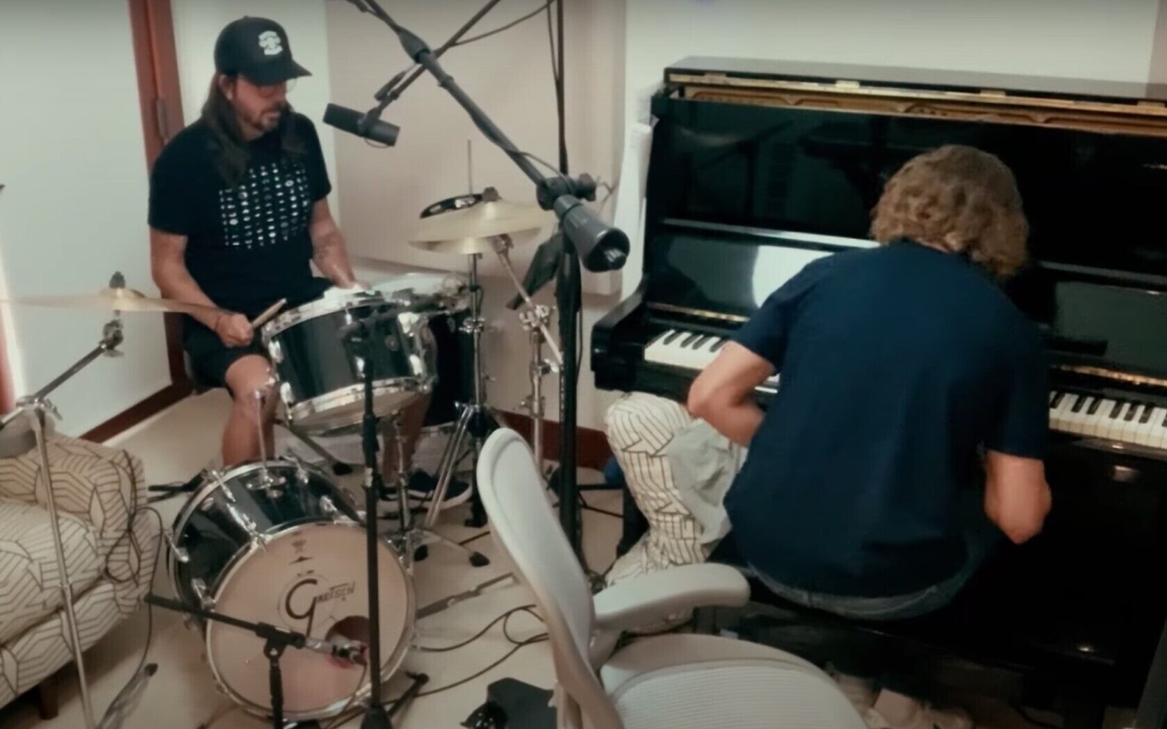 Foo Fighters' Dave Grohl pumps out song covers for Hanukkah | The Times ...