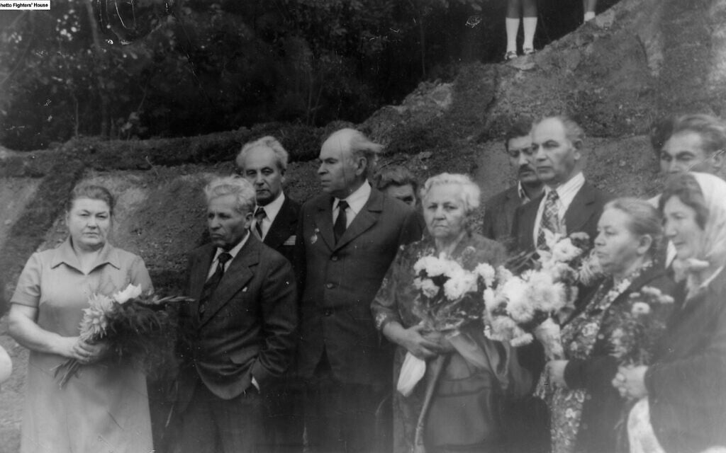 ‘The Ravine’ unpacks rare WWII photo to illuminate massacre of Miropol ...