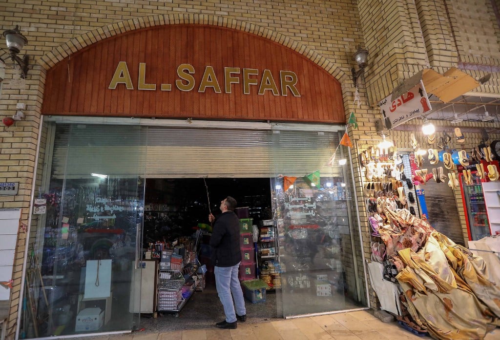 Iraq shopkeepers start day with generous Mideast tradition of 'istiftah ...