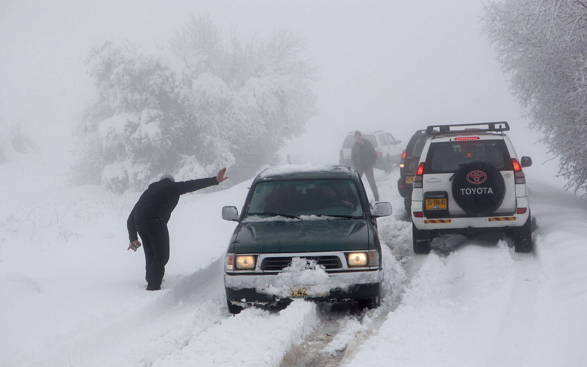 Snow-covered Jerusalem, north battle day of disruptions on roads and in ...