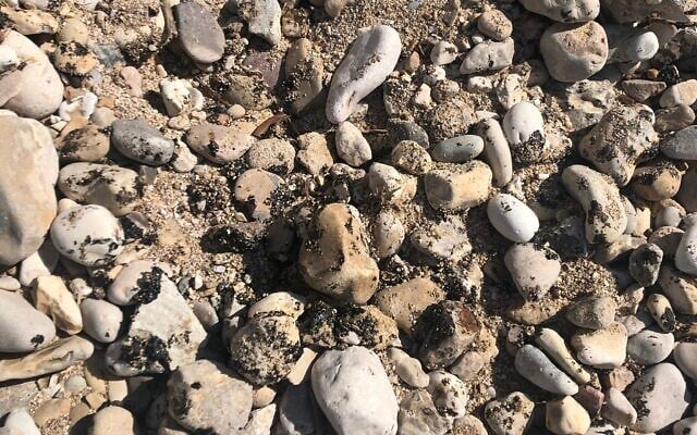 After a week of clean-up efforts, tar still 'everywhere' on Israel's ...