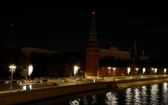 Global landmarks switch off the lights to mark Earth Hour | The Times ...