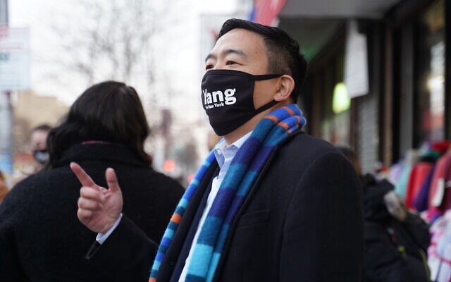 Courting Orthodox Jews, New York mayoral candidate Yang visits Brooklyn ...