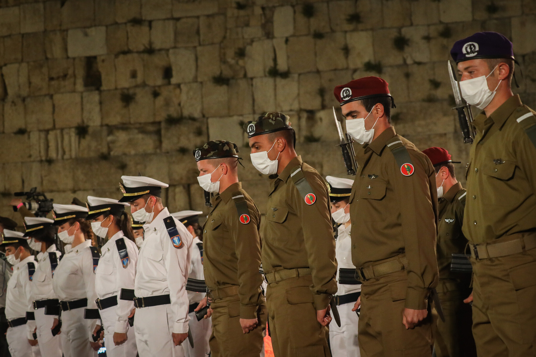 Israel comes to a standstill to remember 23,928 fallen | The Times of ...