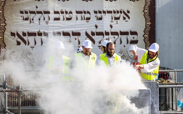 In largest gathering since COVID, 100,000 flock to Mount Meron for Lag ...
