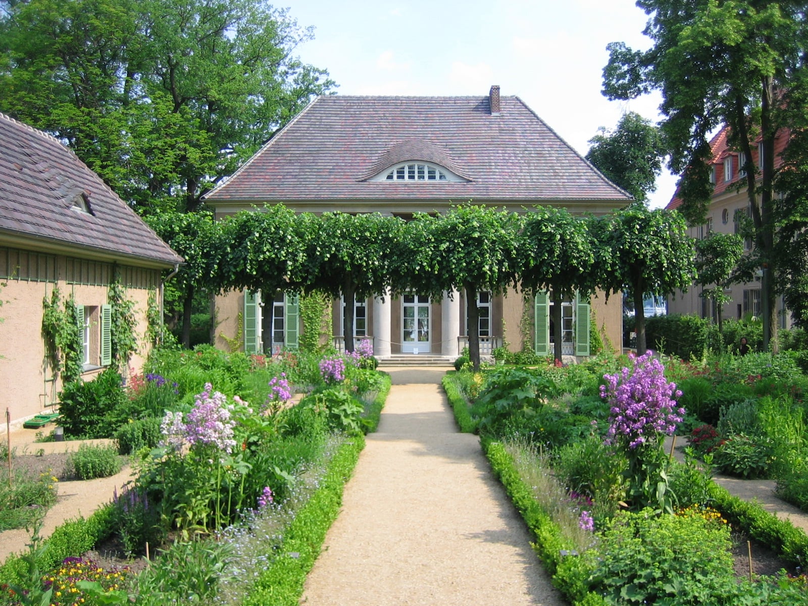 Medieval manors to German villas: Jewish homes tell stories of royalty ...