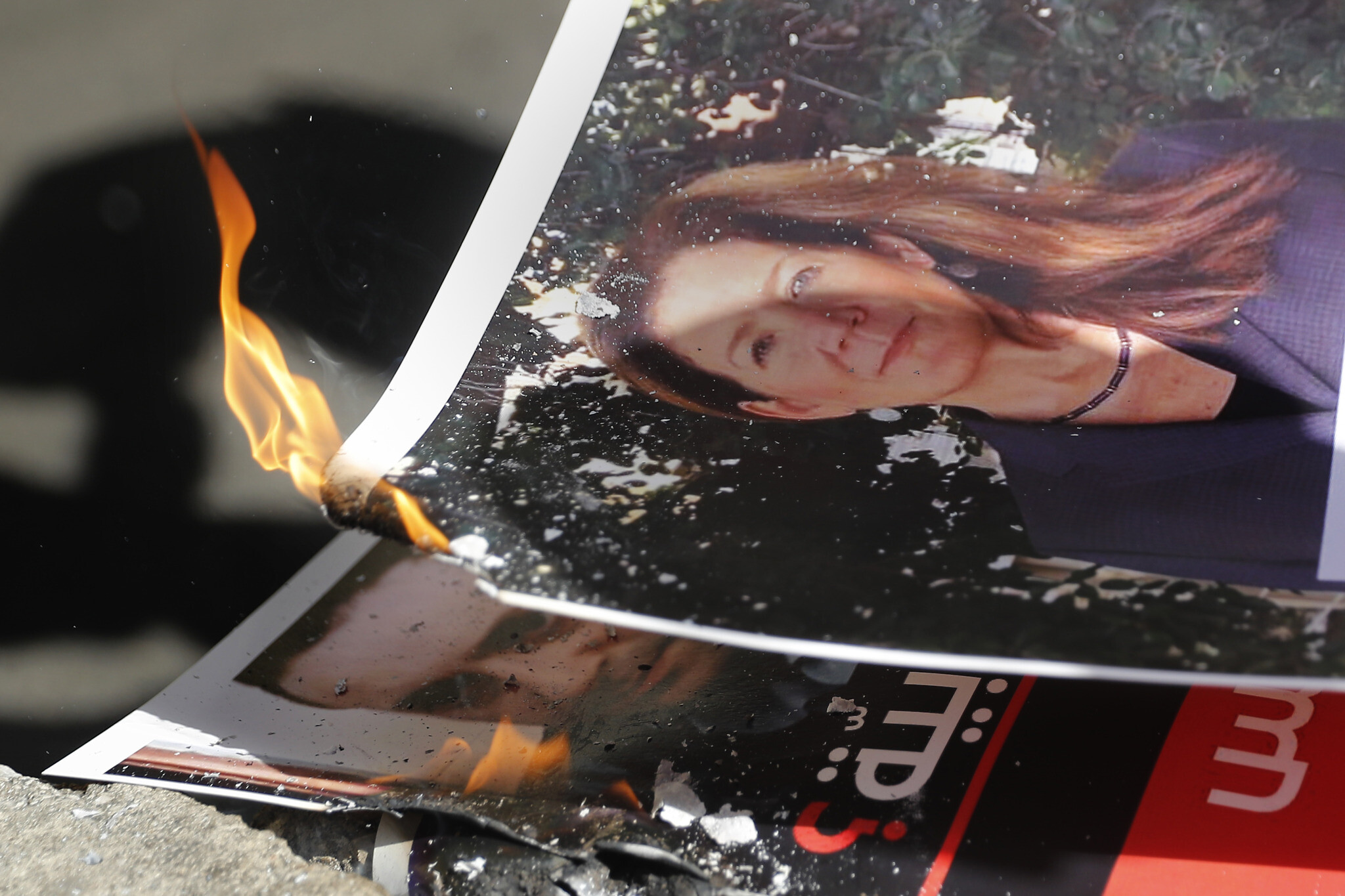 The 'incorruptible' judge at the heart of a battle bringing Lebanon to ...