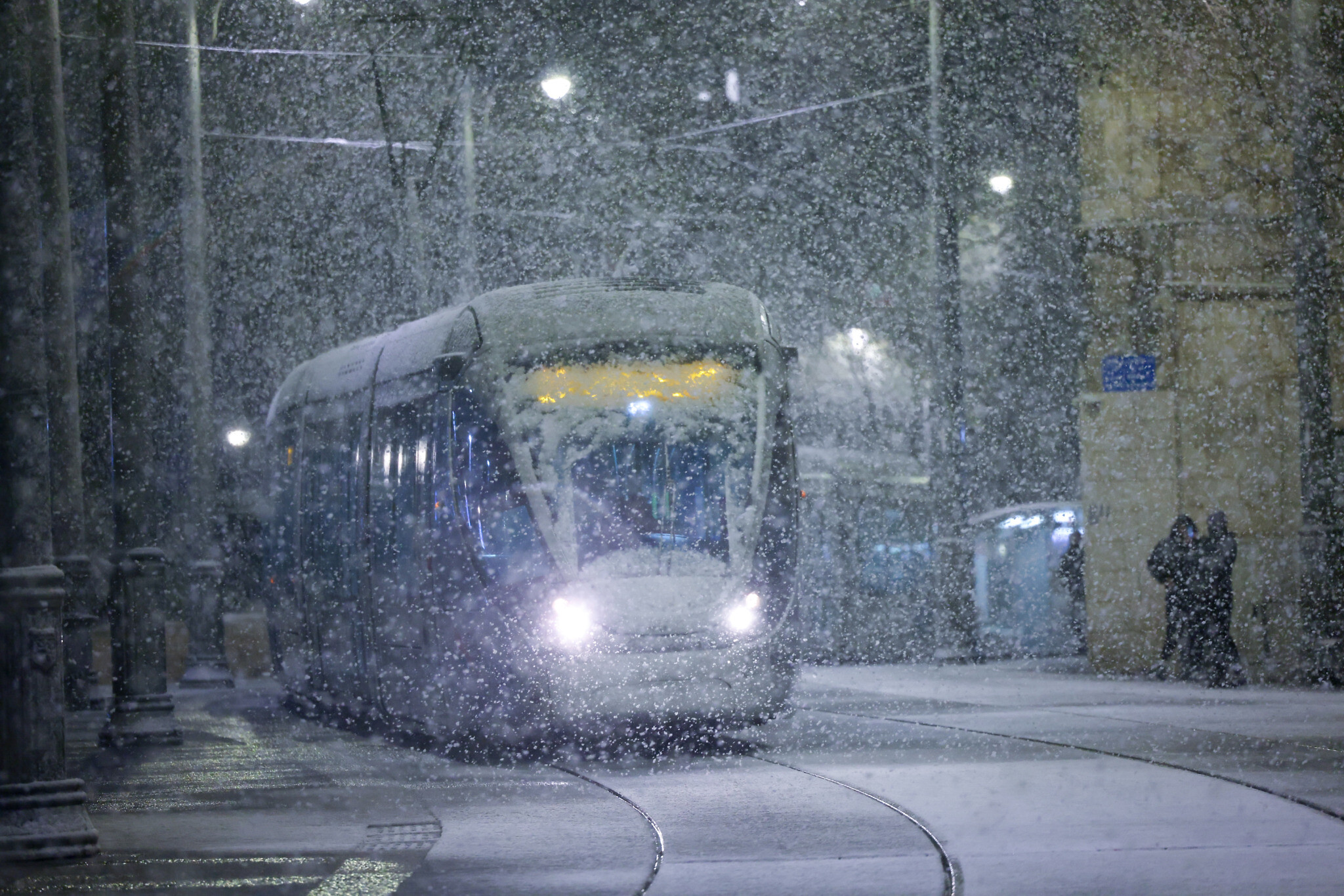 Snowfall overnight in Jerusalem closes main highways to capital | The ...