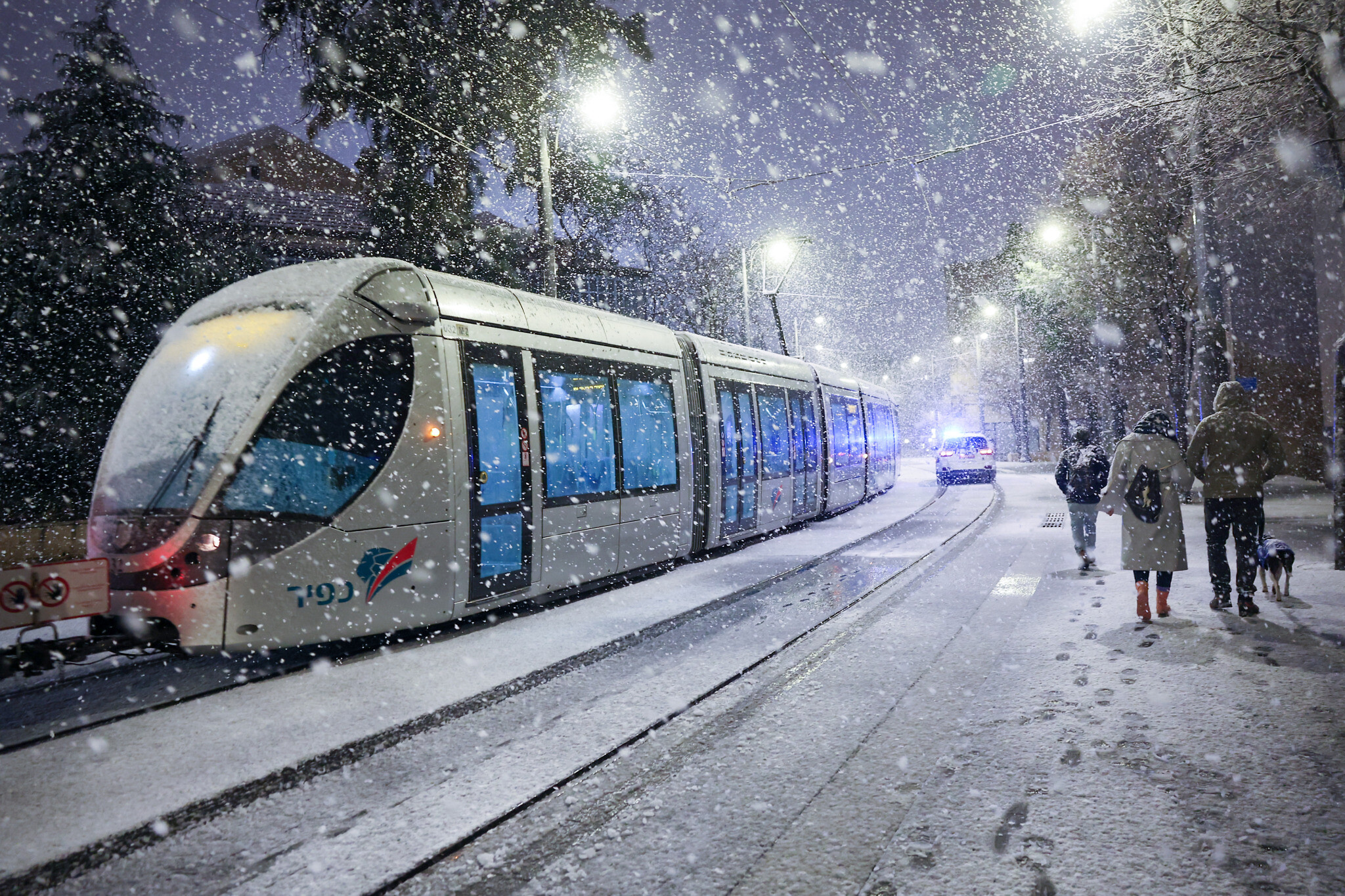 Snowfall overnight in Jerusalem closes main highways to capital | The ...