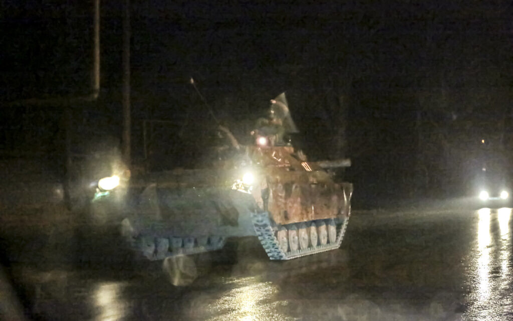 Army convoy spotted heading from Russian border to separatist territory ...