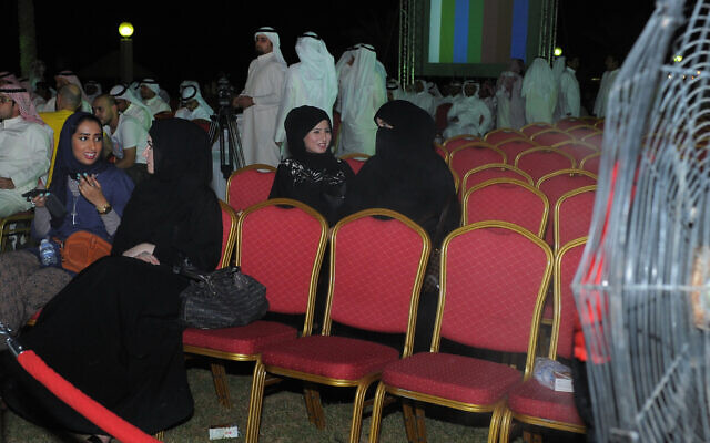 Kuwait army allows women in combat roles... but bars them from carrying ...