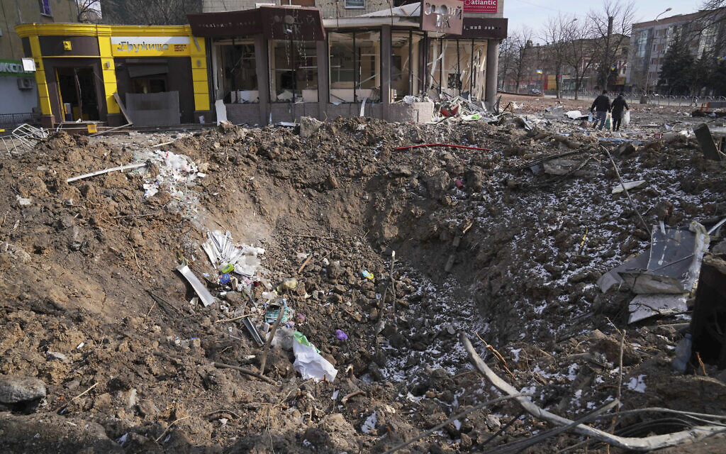 Ukraine says Russian forces unable to capture 'center of hell' Mariupol ...
