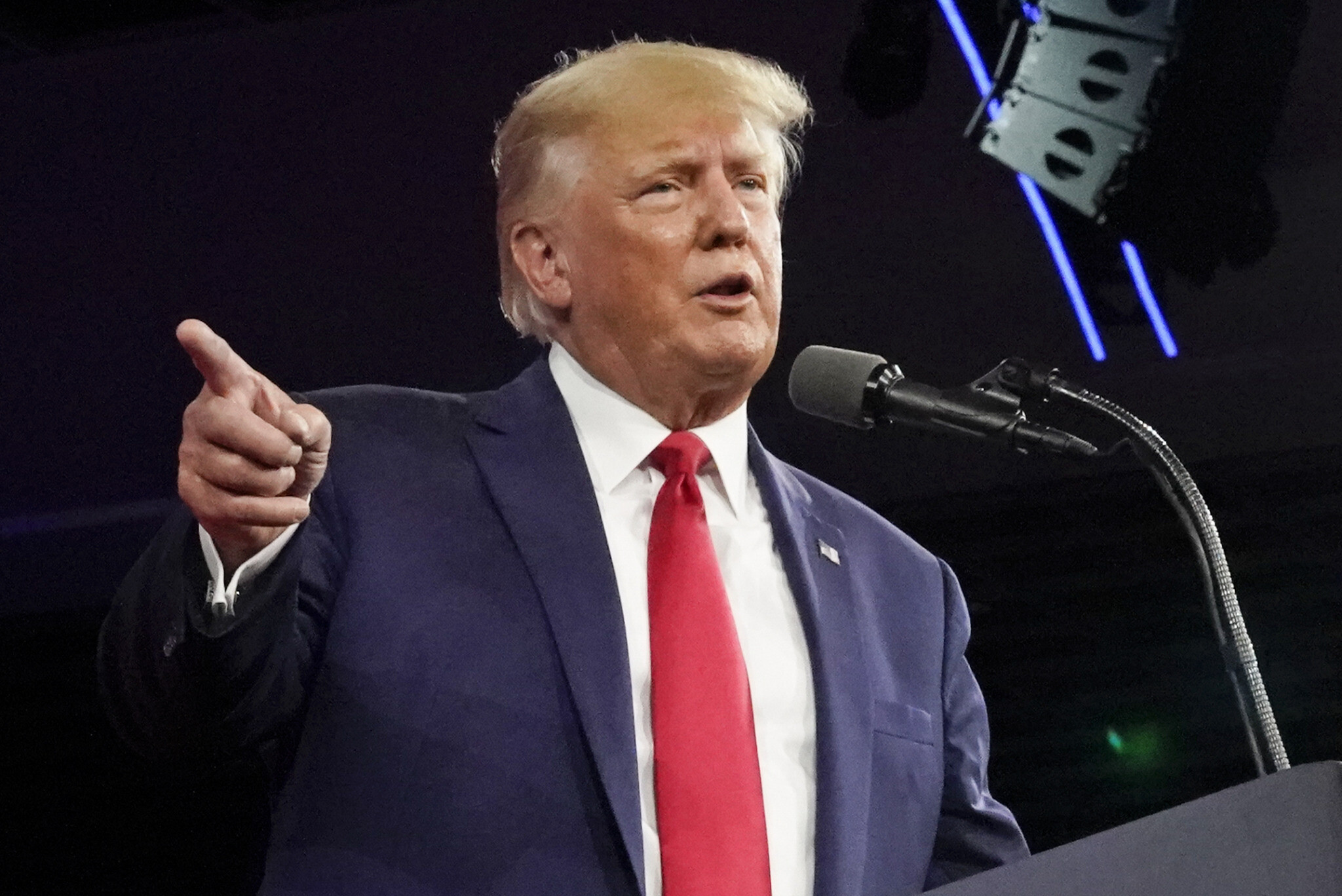 Hungarian journalist who called Jews 'stinking excrement' addresses ...