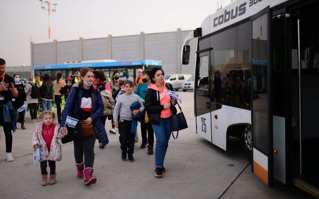 Israel rolls out plan to help incoming waves of new immigrants | The ...