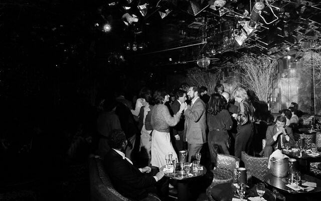 Regine, legendary French-Jewish singer who 'invented the discotheque ...