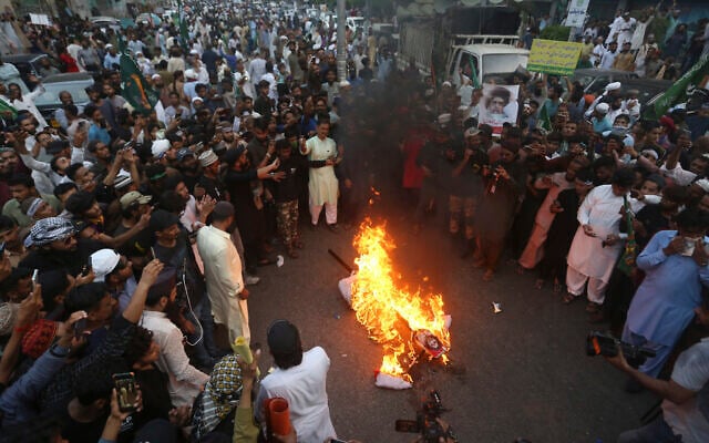 Huge Muslim protests across Asia after Indian official's remark about ...