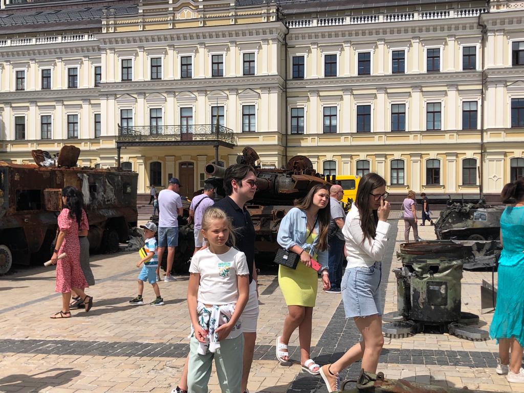 Rage, pride draw Ukrainian families to sightsee destroyed Russian tanks ...