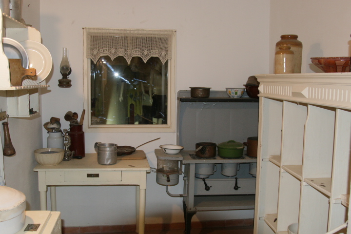 In unassuming Rishon Lezion, a treasure trove of Israeli history comes ...