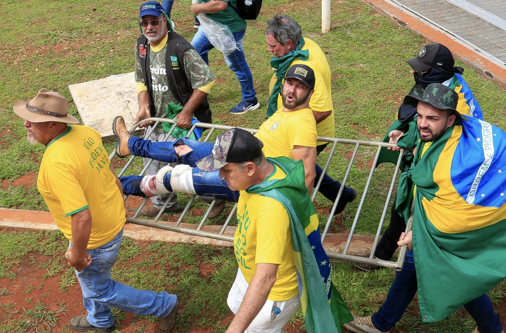Pro-Bolsonaro protesters storm Brazil's Congress, Supreme Court ...