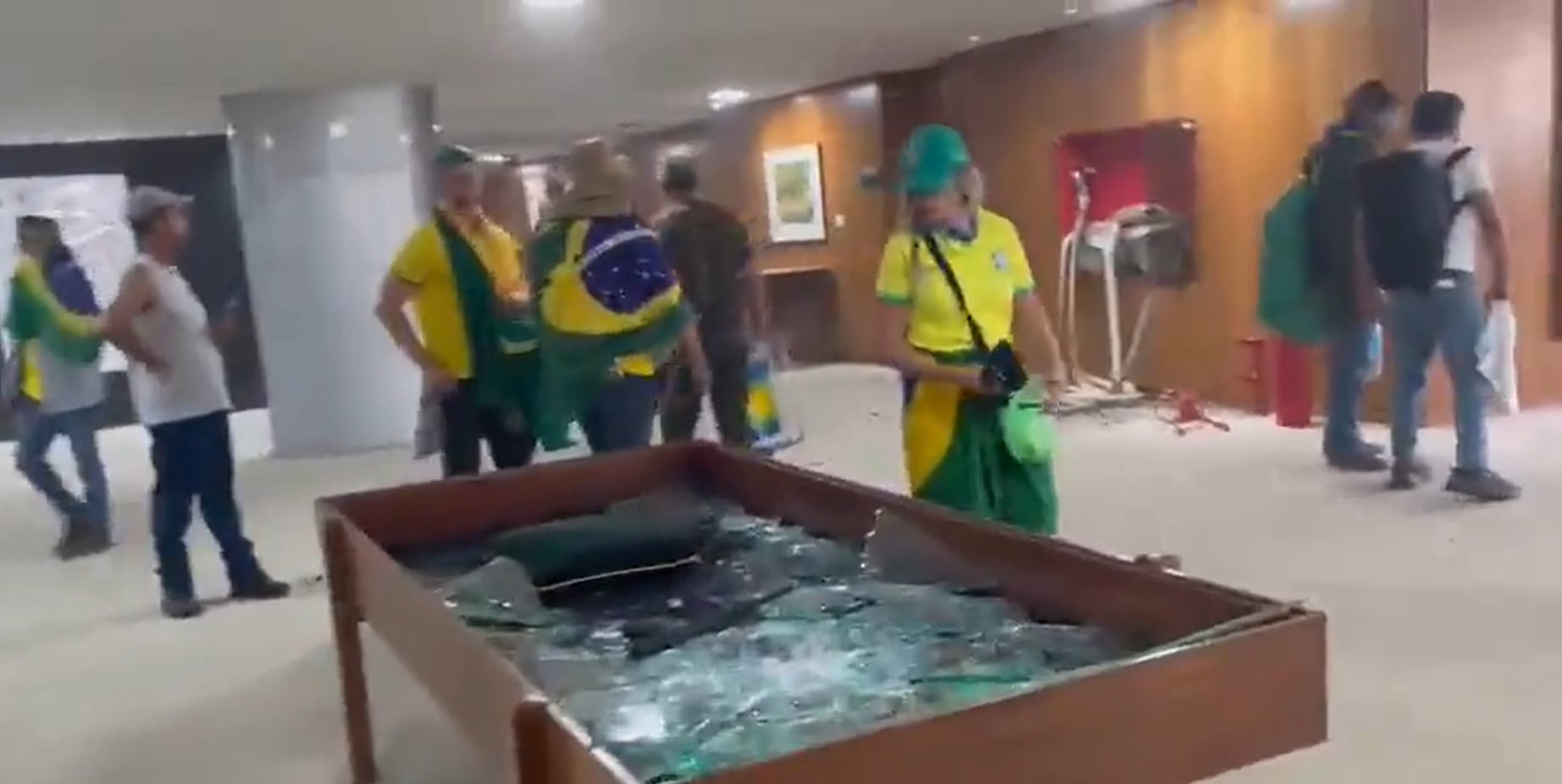 Pro-Bolsonaro protesters storm Brazil's Congress, Supreme Court ...