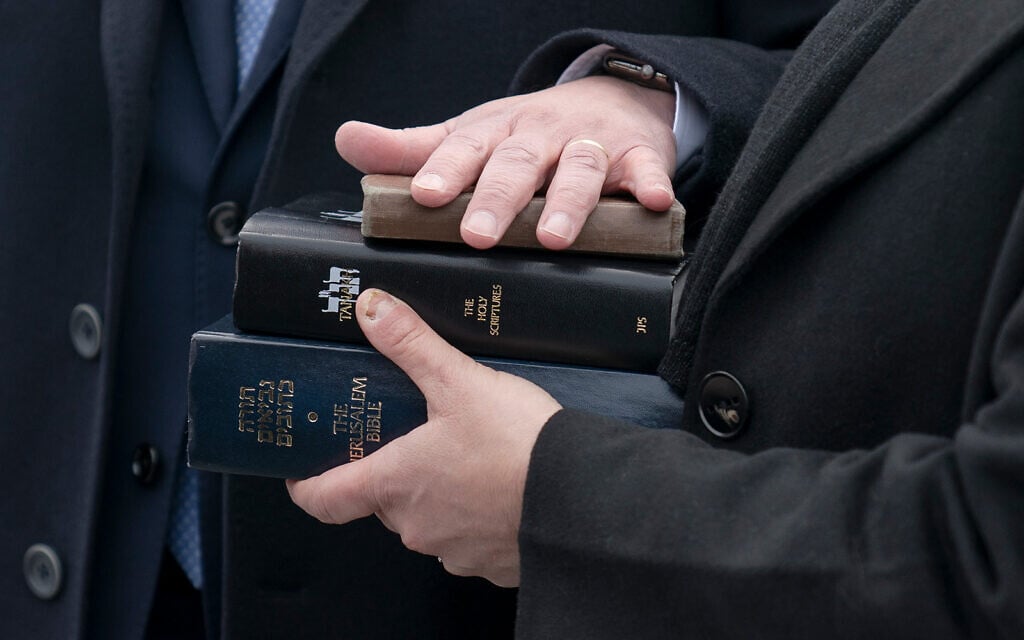New Pennsylvania governor Josh Shapiro takes oath of office on Hebrew ...