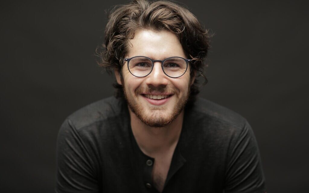 Oscar-winning 'Navalny' director Daniel Roher urges world to resist ...