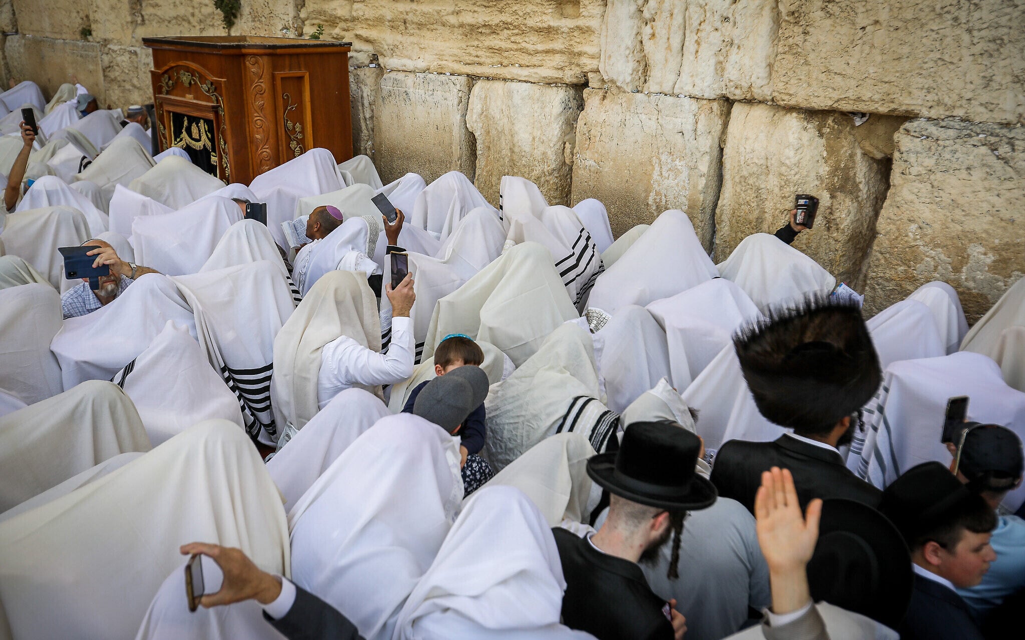 Court bans Torah bag searches at Western Wall, in limited win for Women ...