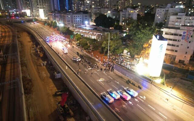 Police say all roads closed due to anti-overhaul protests in Tel Aviv ...