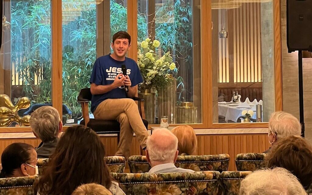 Alex Edelman, the summer’s hottest comedian, finds tough Jewish crowd ...