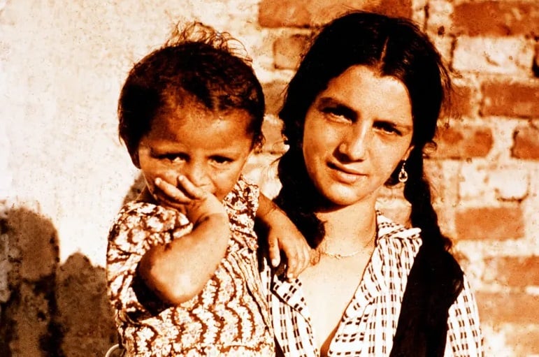 How Roma and Jews went from ‘familiar strangers’ to partners in ...