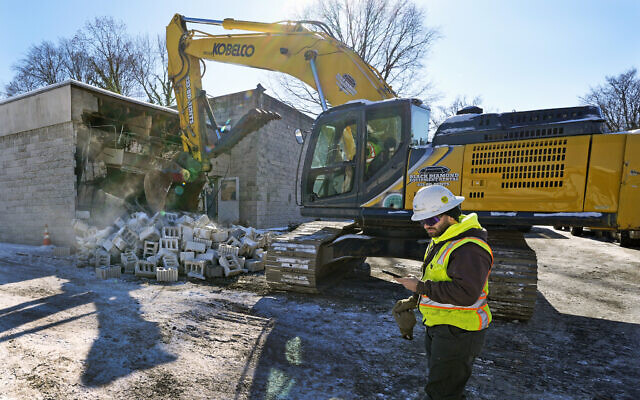 Demolition of Tree of Life synagogue begins ahead of rebuilding ...
