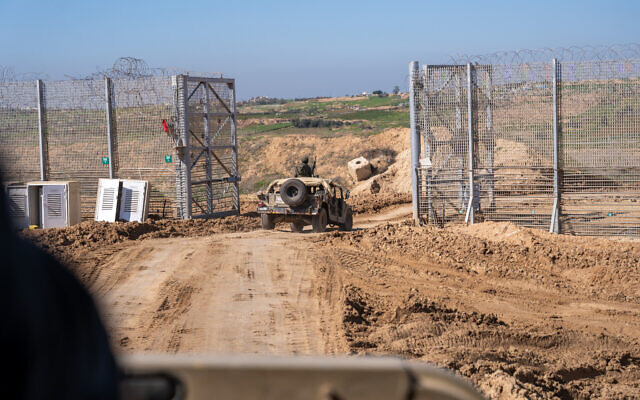Civilian walks into Gaza, returns to Israel, is detained by troops ...