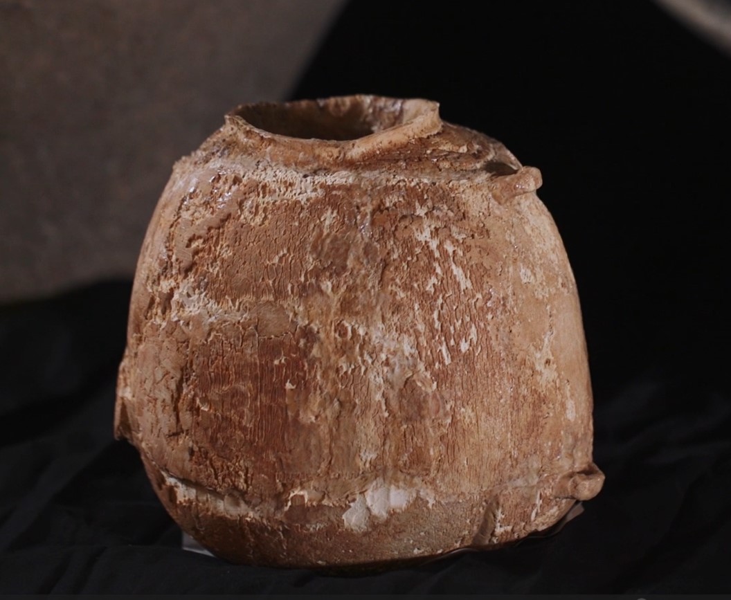 6,000-year old ivory vessel, likely from Egypt, found near Beersheba ...