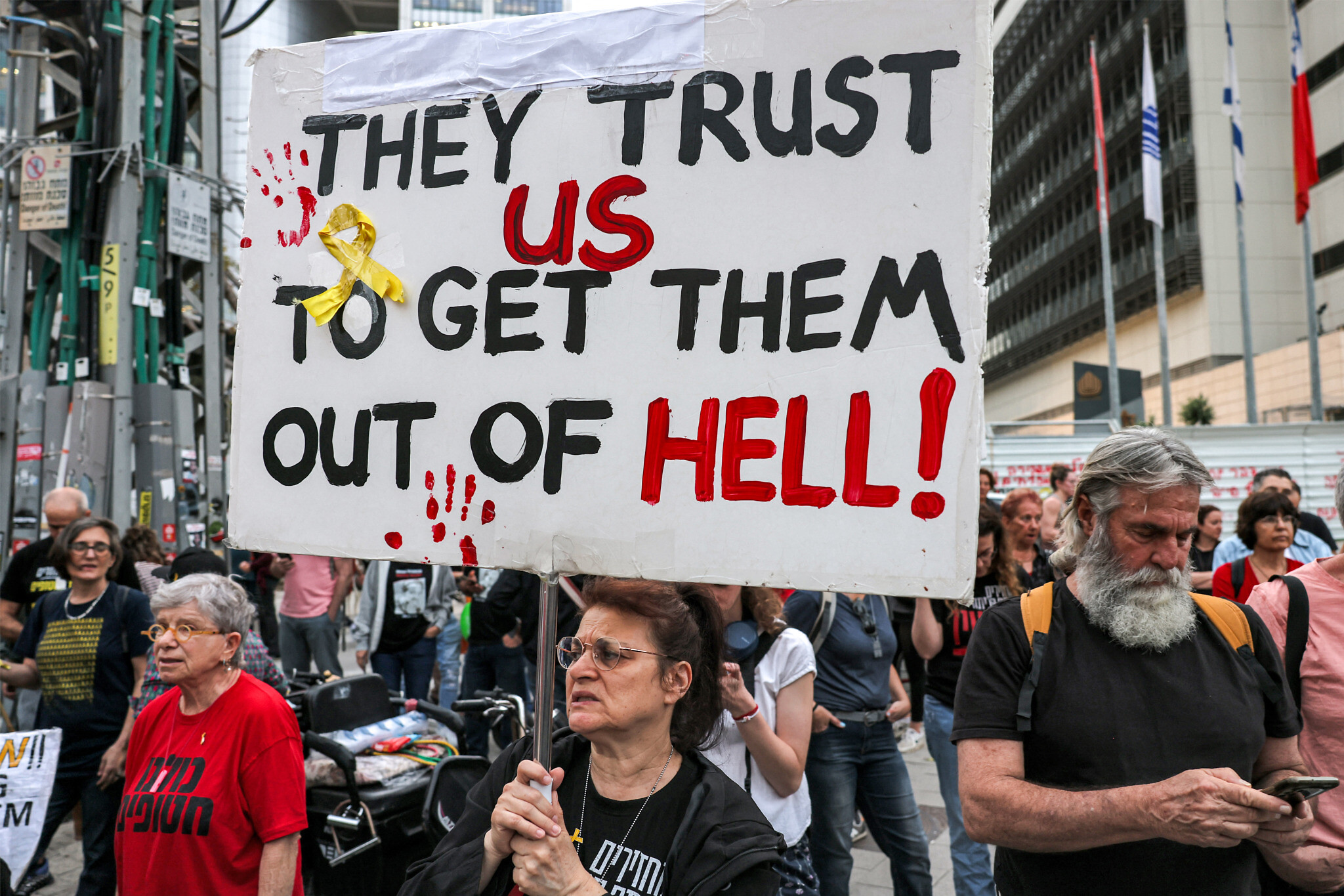 As Hostages' Square rally seeks unity, some families look for help from ...