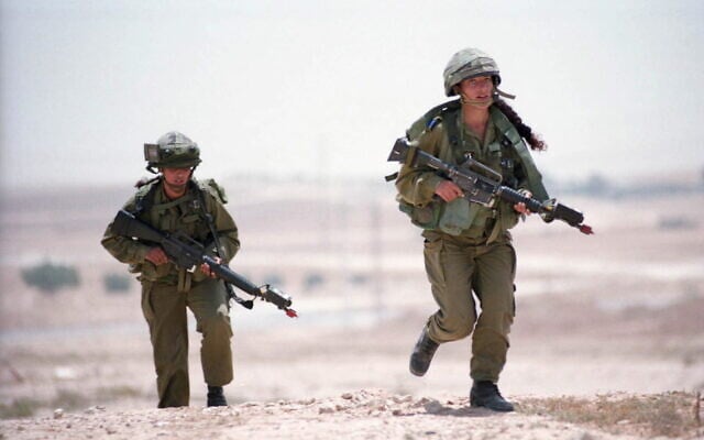 Fighting and dying alongside men for decades, female soldiers finally ...