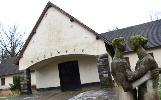 Berlin offers to give away villa once owned by Nazi propaganda chief ...