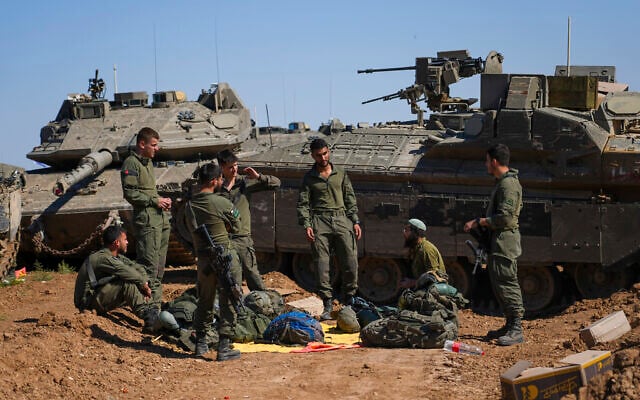 12 soldiers stung by wasp swarm after tank runs over nest in southern ...