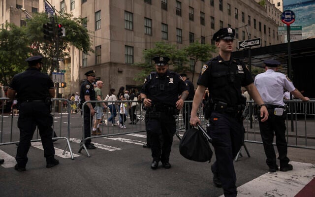 Suspect arrested in New York City for allegedly punching rabbi, yelling ...