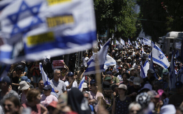 Thousands march in Tel Aviv calling for hostage deal, elections | The ...