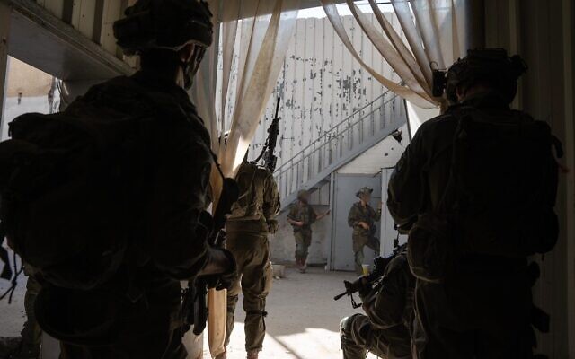 Paratroopers seen battling Hamas gunmen in Shejaiya in latest IDF ...