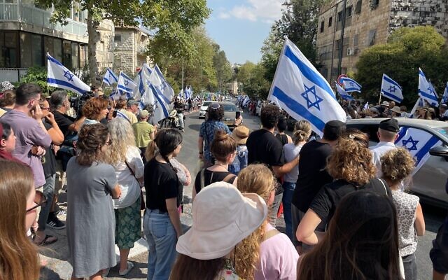 Jerusalem resident says honoring murdered hostage's Hersh's funeral ...