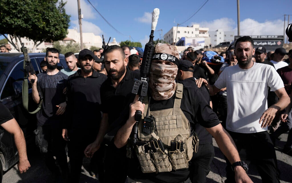 Abbas treads tightrope as PA cracks down on terror groups in the West ...