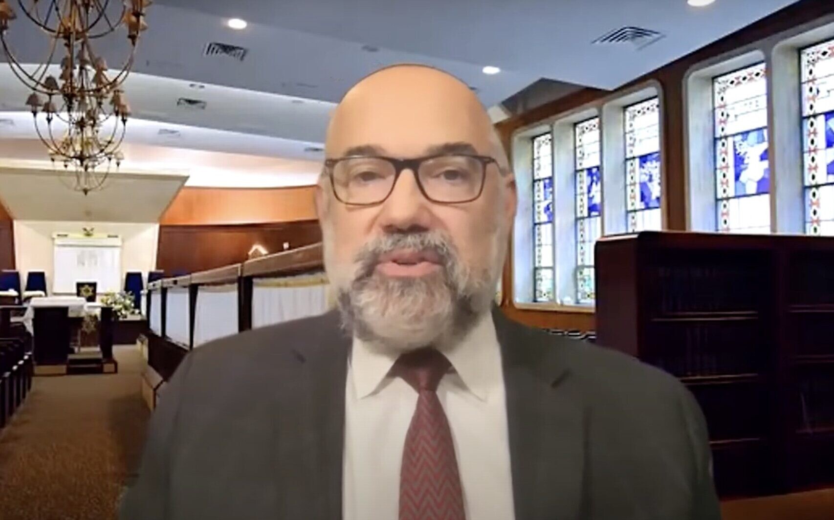 Orthodox Jew shot on way to Chicago synagogue; man charged with ...
